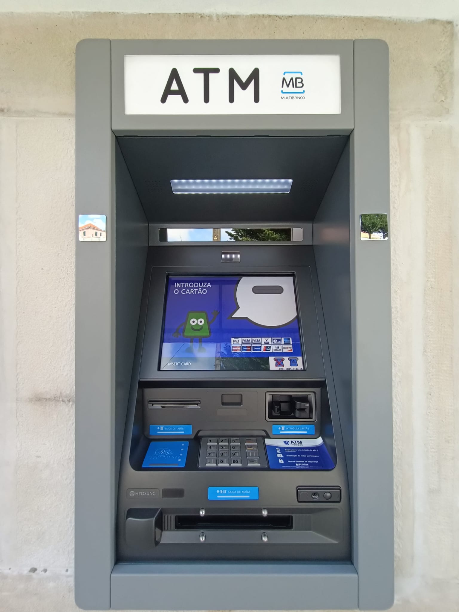 ATM Multibanco De Casa nhos Conclu da A Instala o Da Nova M quina