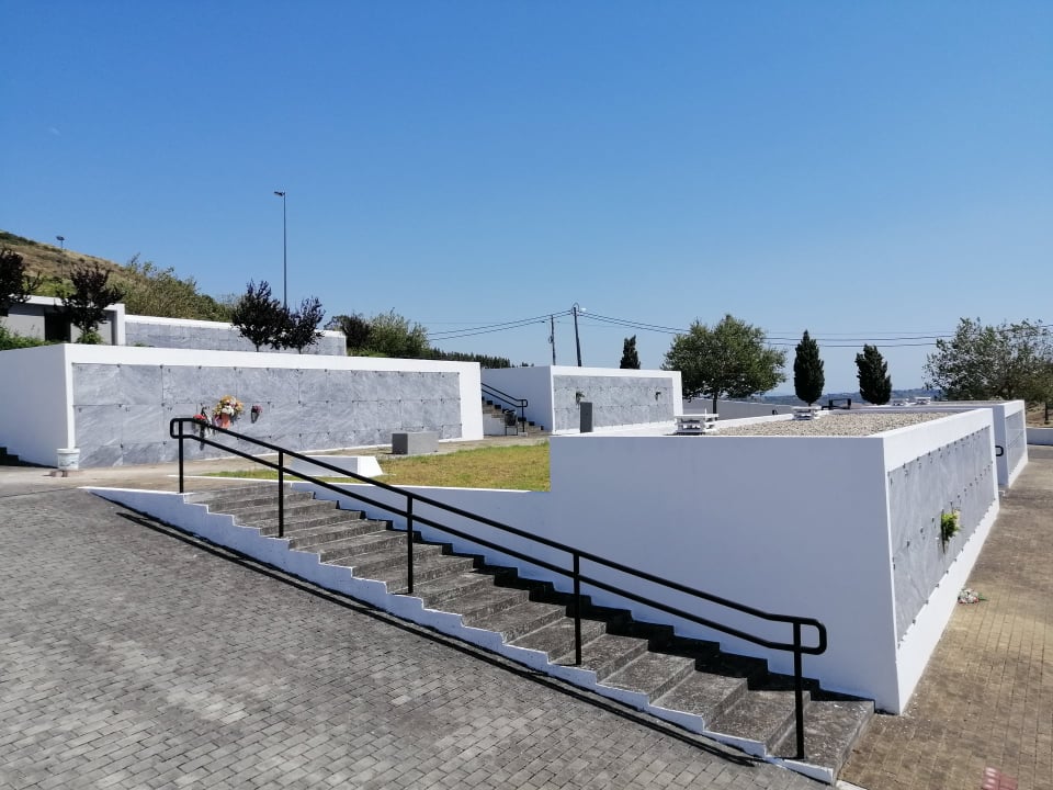 Fanhões (f) – Cemitério Paroquial de Fanhões – Preparação para o Dia de ...